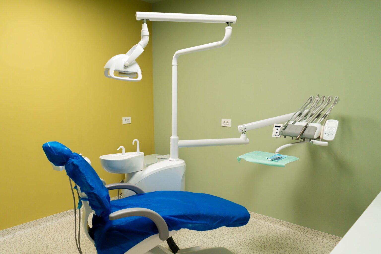 M&M Dental Team a deschis un nou sediu ultramodern în Constanța ...