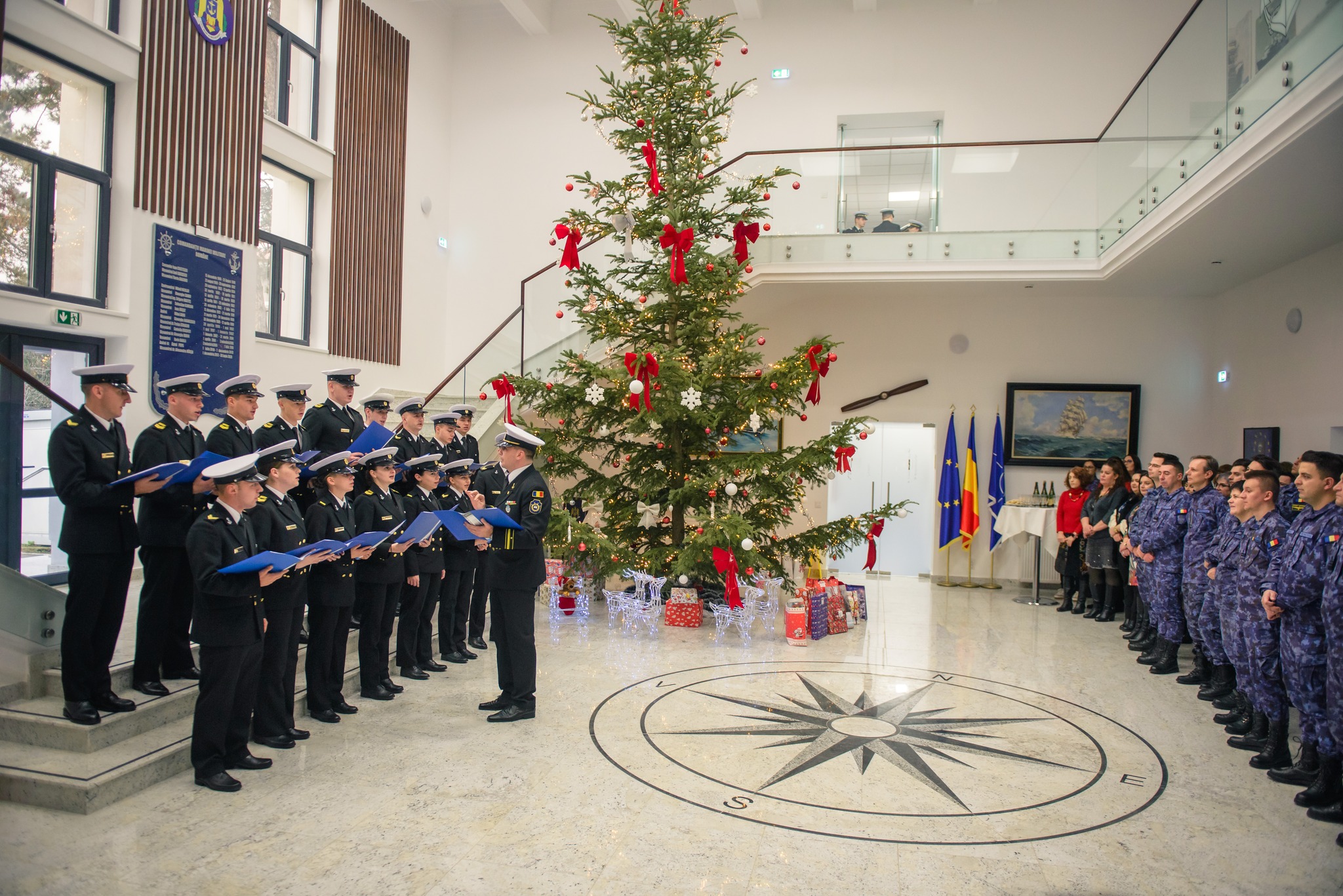 Spiritul sărbătorilor de iarnă, la Statul Major al Forțelor Navale ...