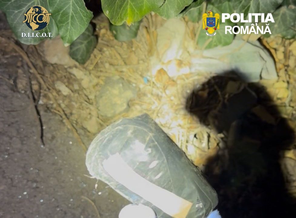 „Dead drop” în Constanța: traficant prins cu droguri și arestat ...